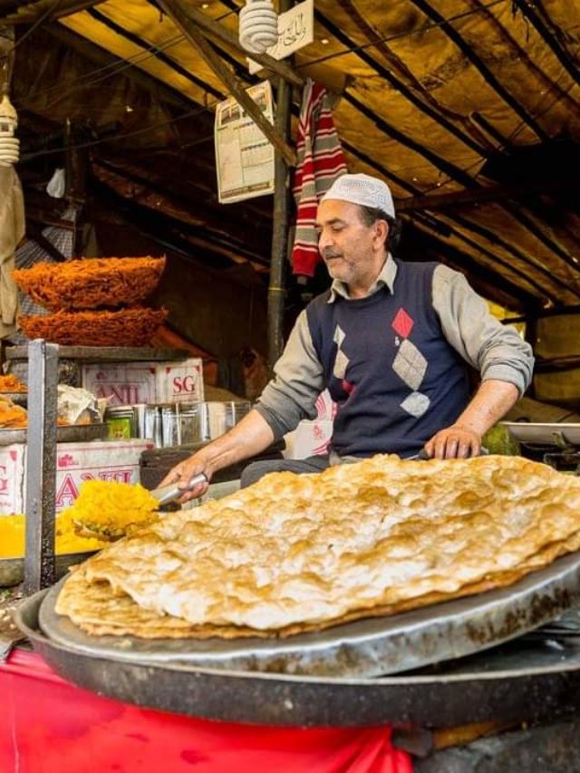 Giant Halwa Paratha from Kashmir - Holidays Hunt Travel