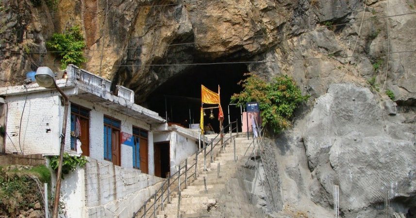Discover The Top 16 Famous Temples in Jammu and Kashmir