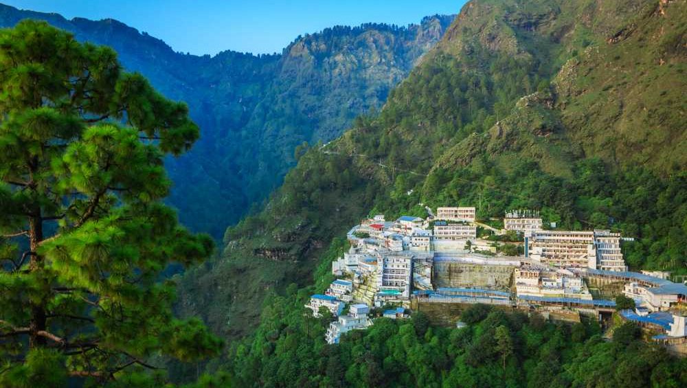 Discover The Top 16 Famous Temples in Jammu and Kashmir