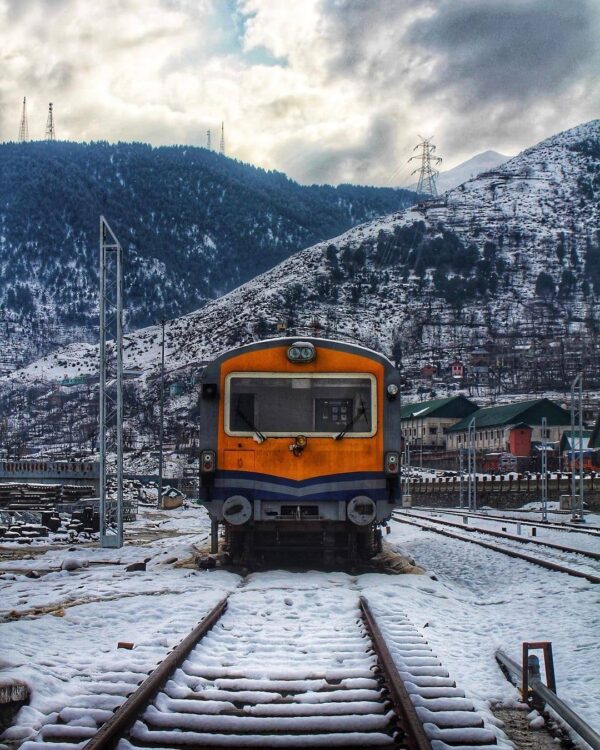 Delhi to Kashmir Train: Timings, Prices, and Booking Info
